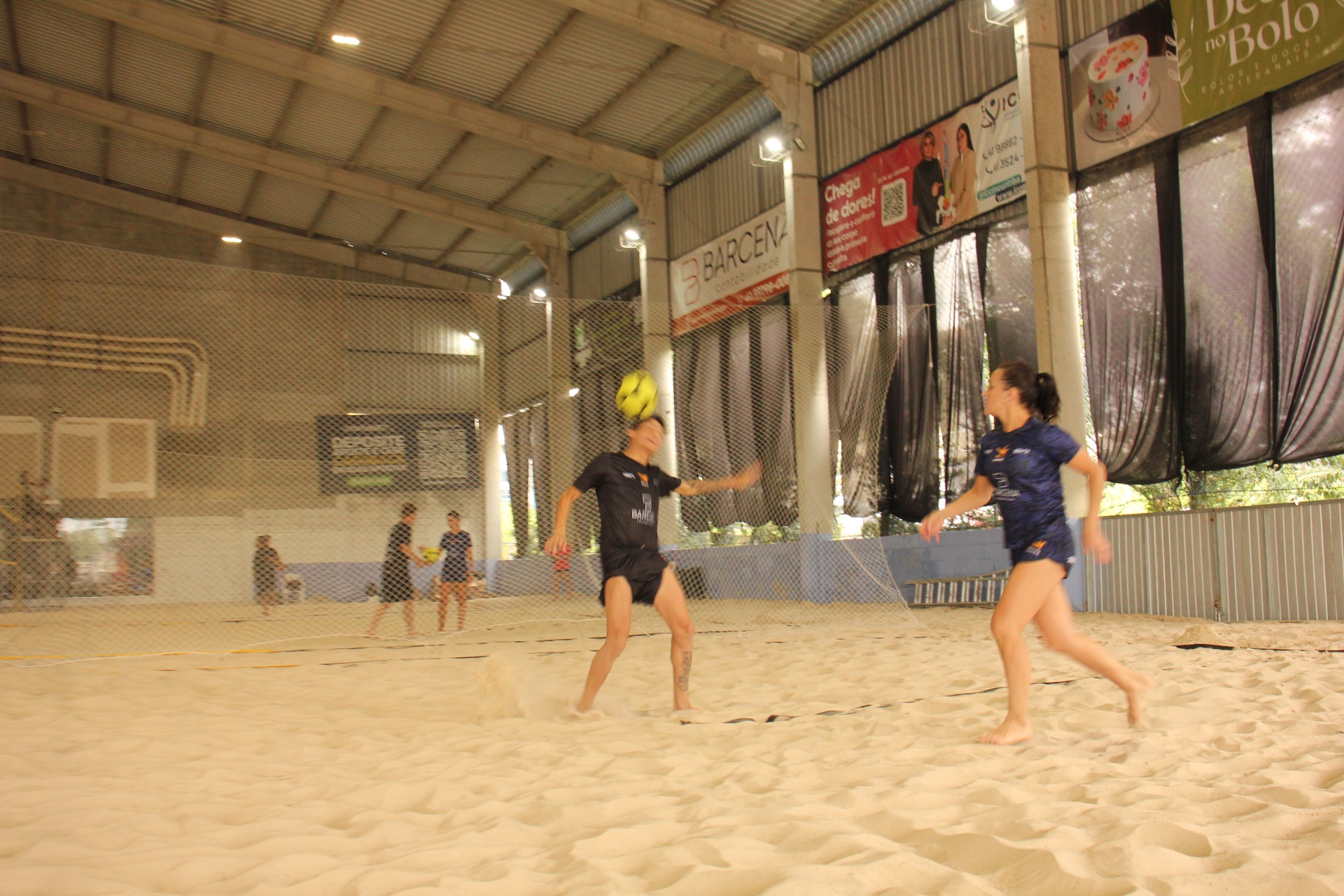 Arena Beach Club | Aulas de Futevôlei e Beach Tennis em Curitiba