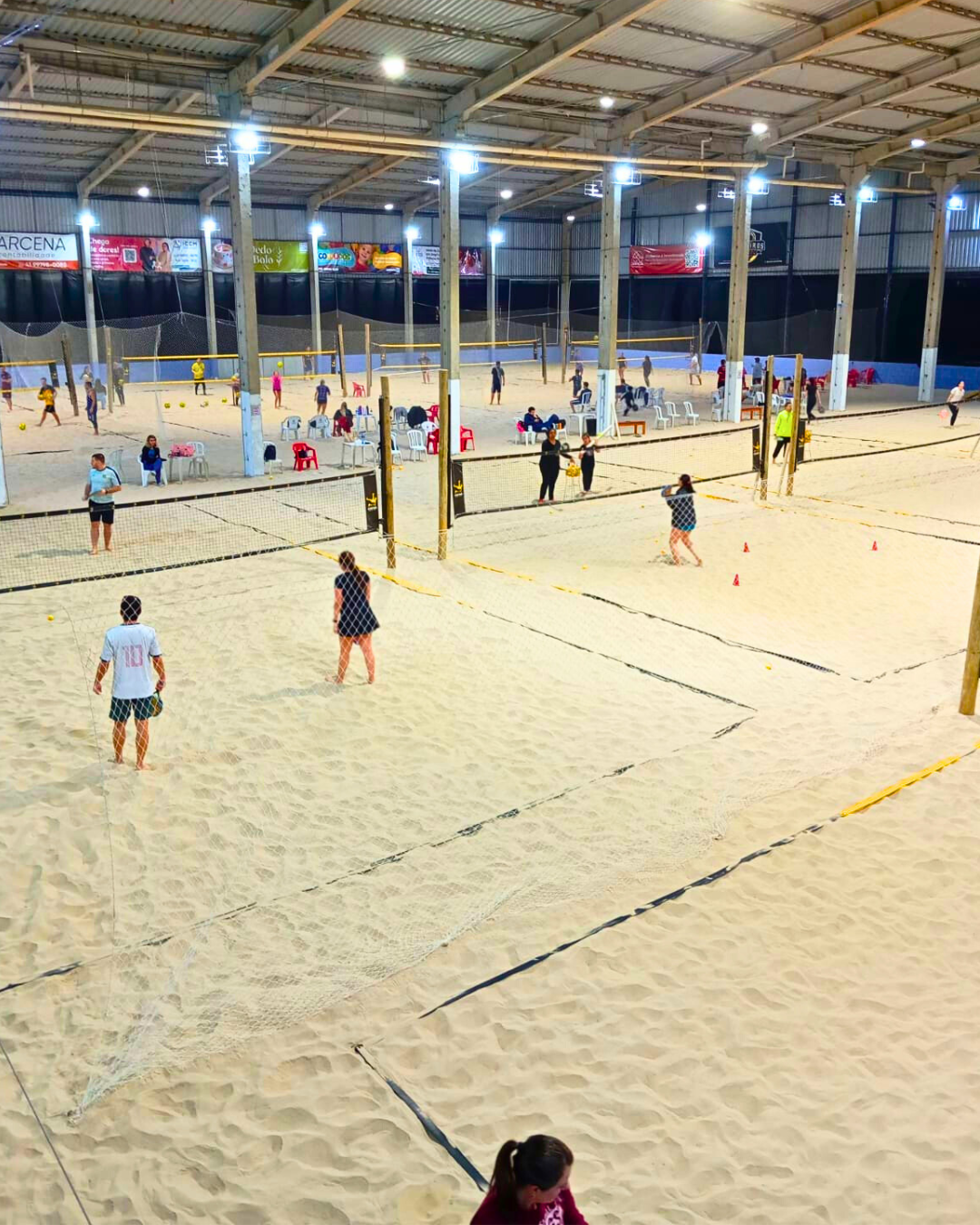 Arena Beach Club | Aulas de Futevôlei e Beach Tennis em Curitiba
